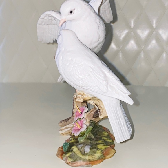 Accents | Vintage 9s Wings Of Love Maruri Birds Figurine | Poshmark